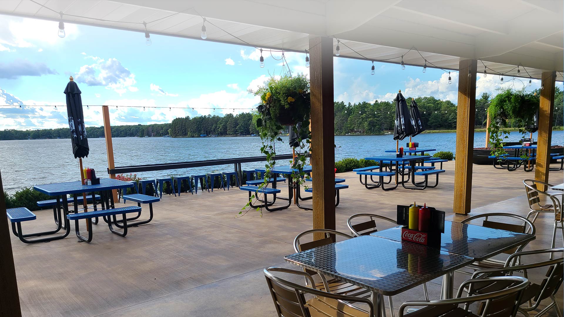 Home - Powell's on Round Lake - Lakeside Restaurant and Bar located in ...