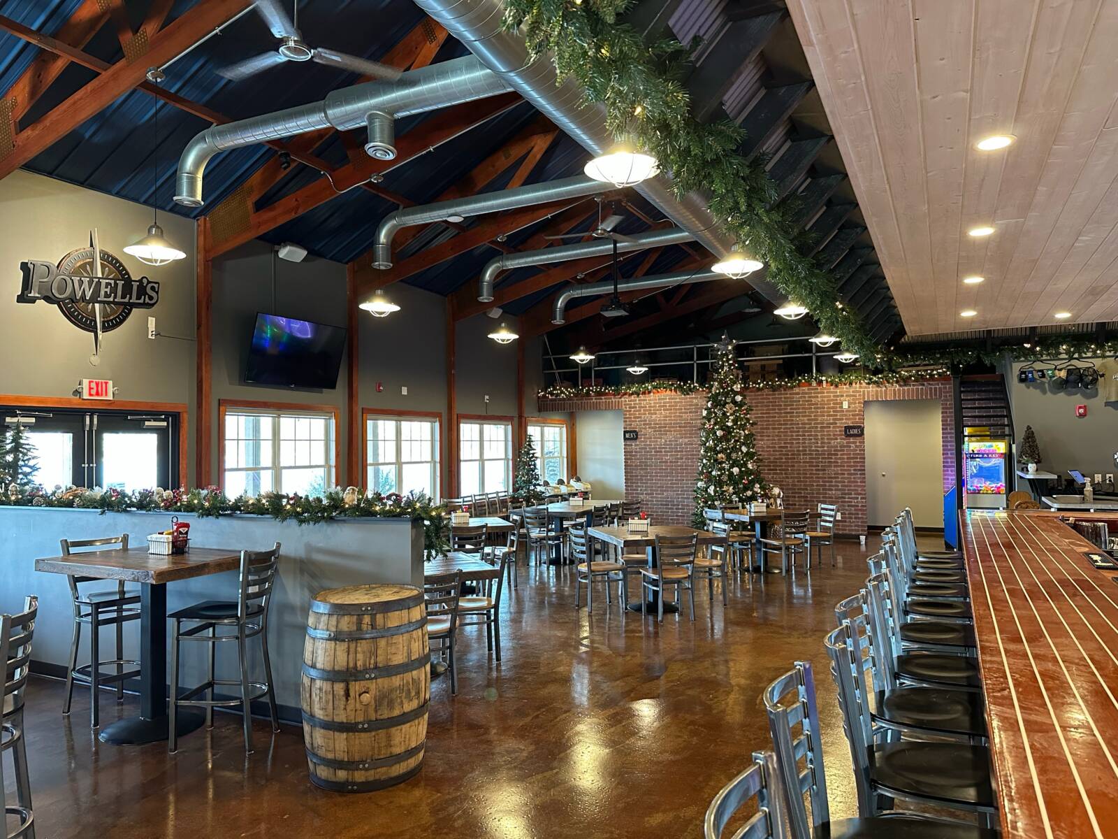 Home - Powell's on Round Lake - Lakeside Restaurant and Bar located in ...